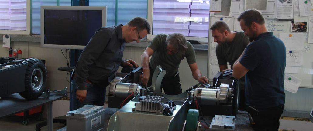 About | TowFLEXX | electric towbarless Aircraft Tugs